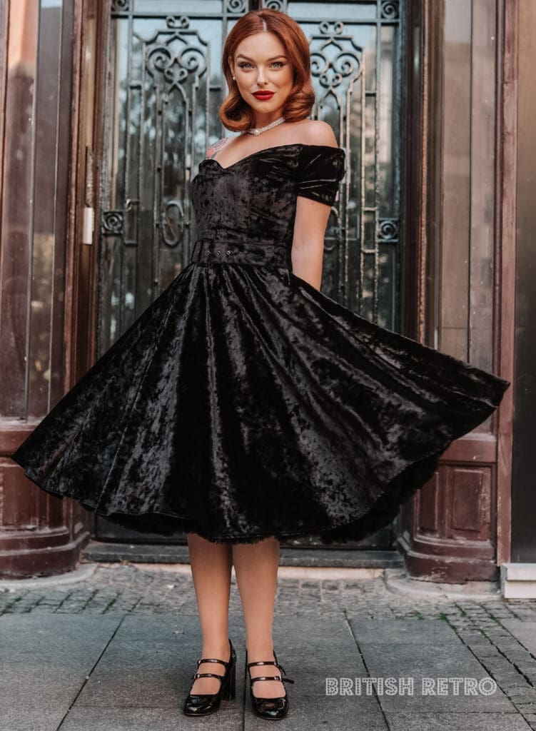 'Dee Dee' Black Crushed Velvet Vintage Full Circle Dress | British Retro